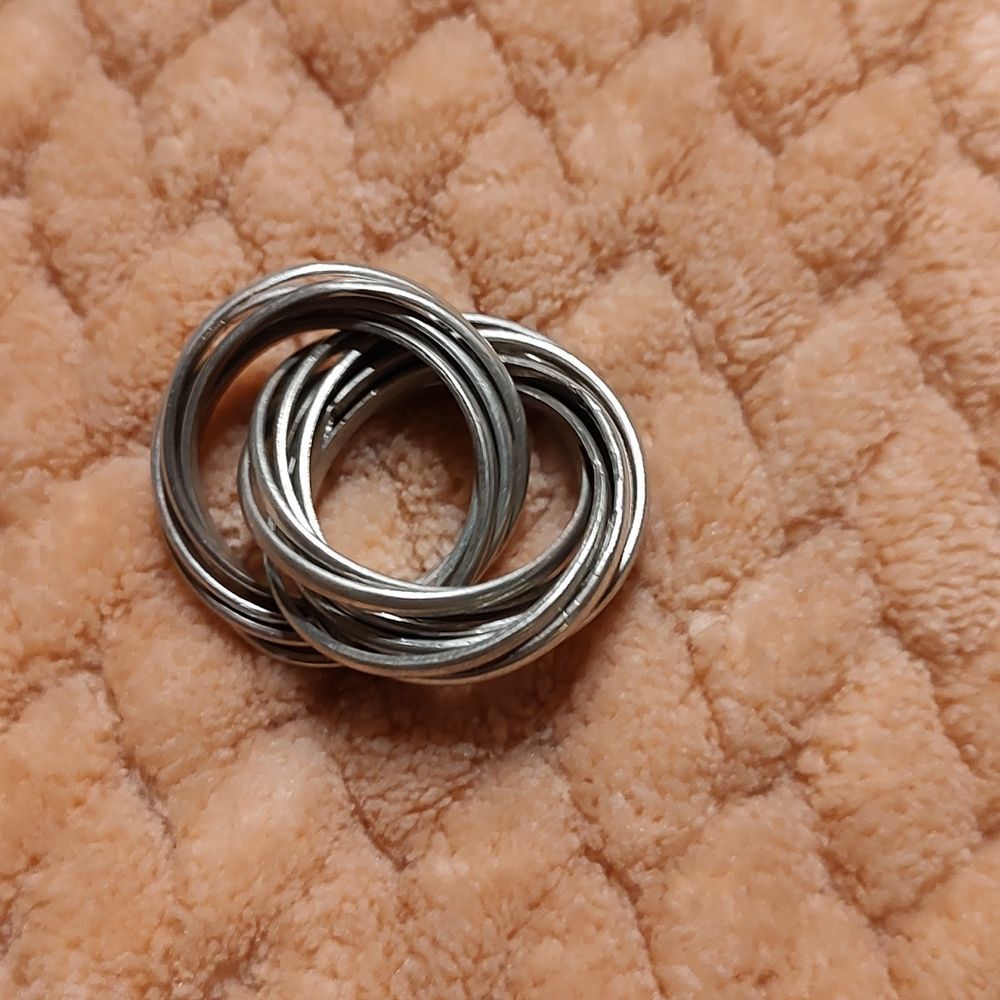 Vintage 15 Interlocking Bands Chunky Fidget Ring Size… - Gem